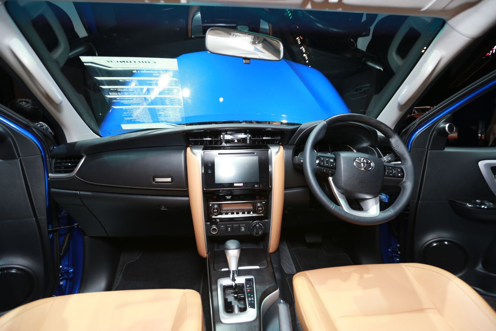 Deft Versus : เปรียบมวย Trio PPV - Toyota Fortuner + Mitsubishi Pajero Sport เกาเหลากับ Ford ...